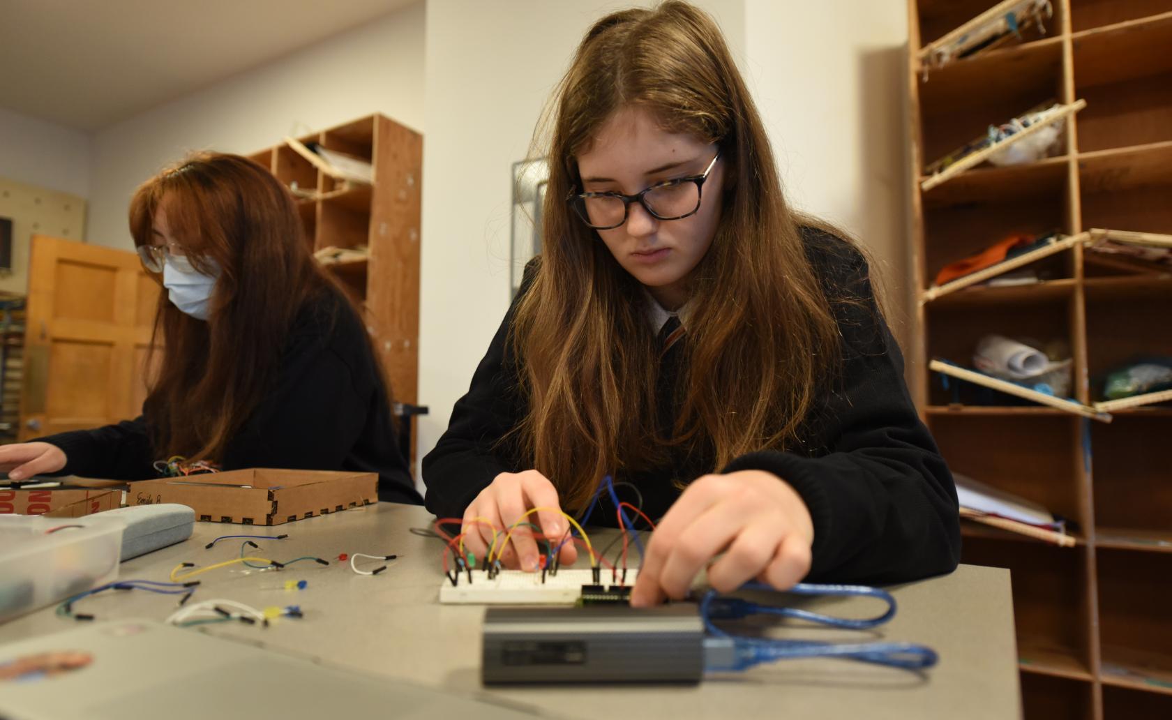 Senior School Engineering, Technology and Design | SMUS