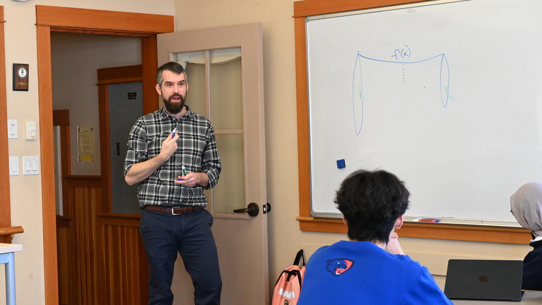 Math Pops: Dr. Trefor Bazett’s Bubble-Filled Lesson | SMUS